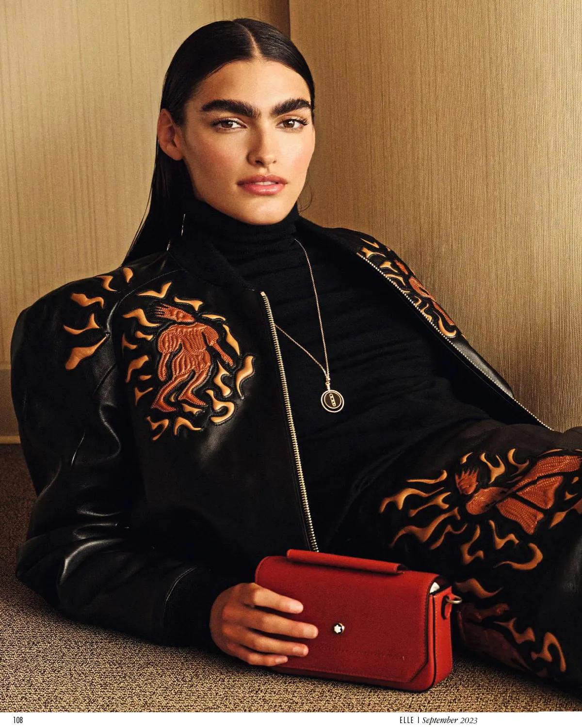 Elle - BALLSAAL ARTIST MANAGEMENT